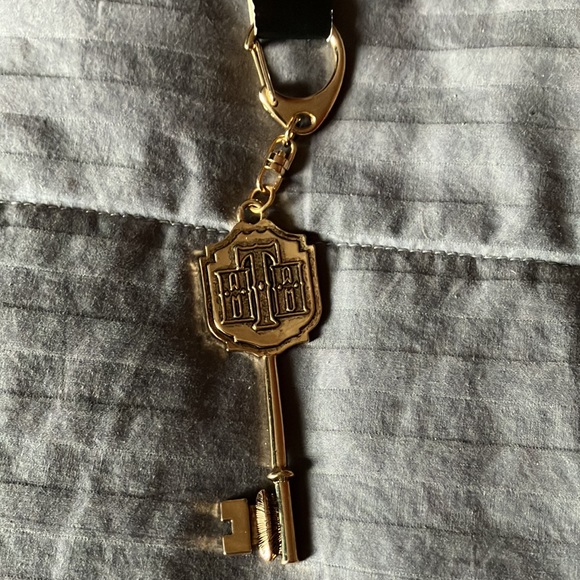 Disney | Other | Nwt Vintage Disney World Tower Of Terror Keychain Rare ...